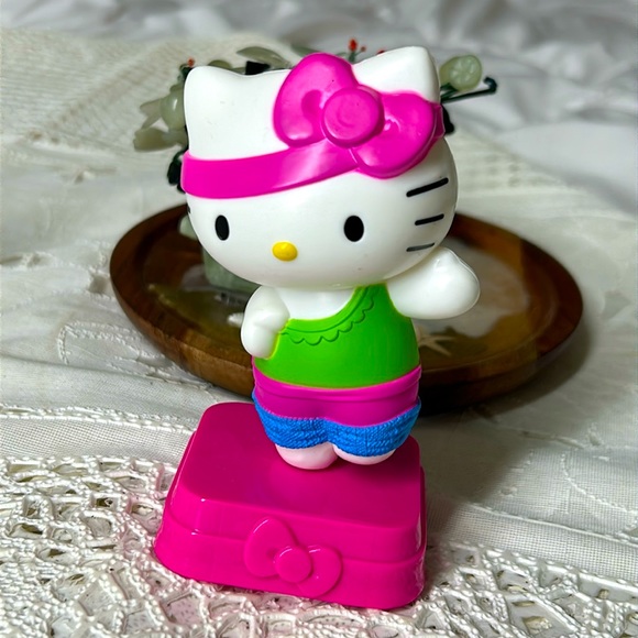 Sanrio | Toys | 23 Movingdancing Hello Kitty Figure | Poshmark